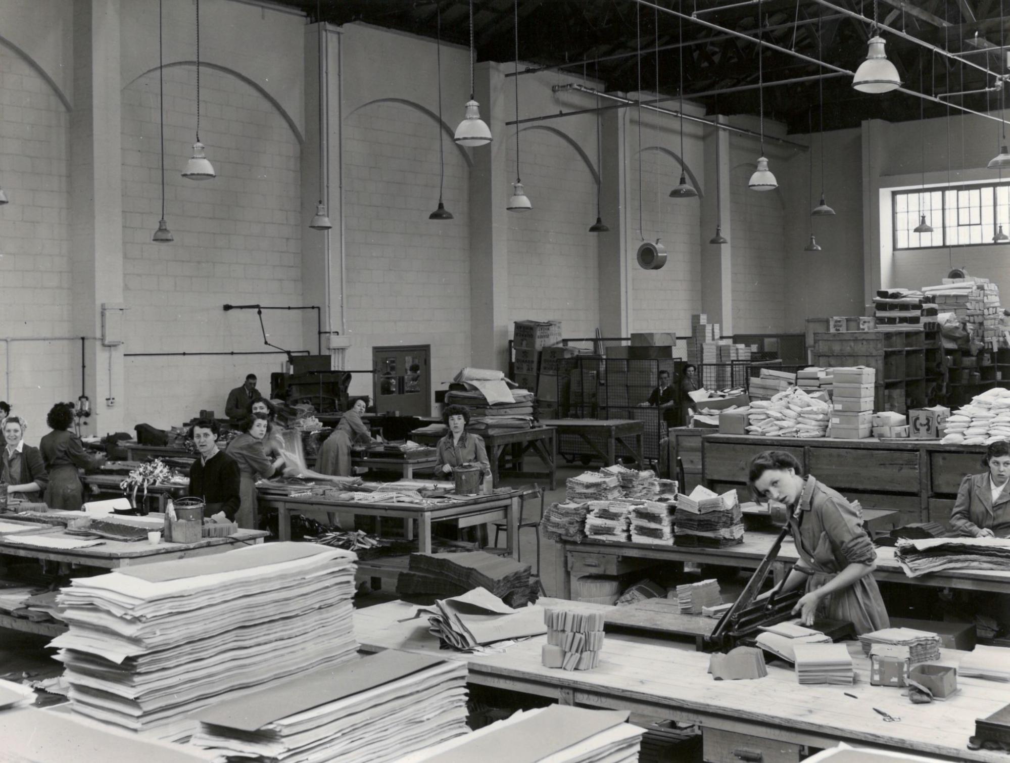 Brand – Tom Smith Christmas Crackers